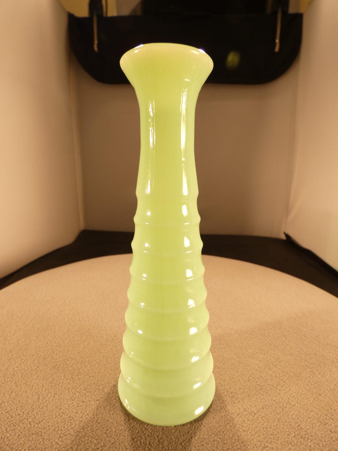 Antique Vintage Jadeite Green Glass Bud Vase Ringed Beehive Design ...