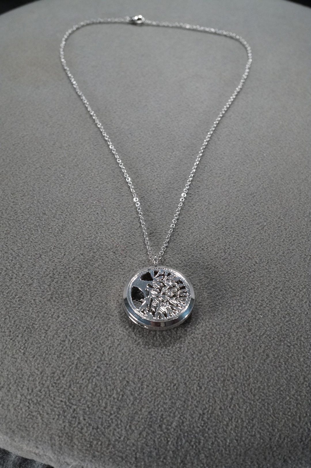 Antique Vintage Silver Tone Round Pendant Locket Necklace Etched Tree ...