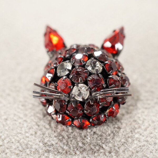 Warner Brooch - Etsy