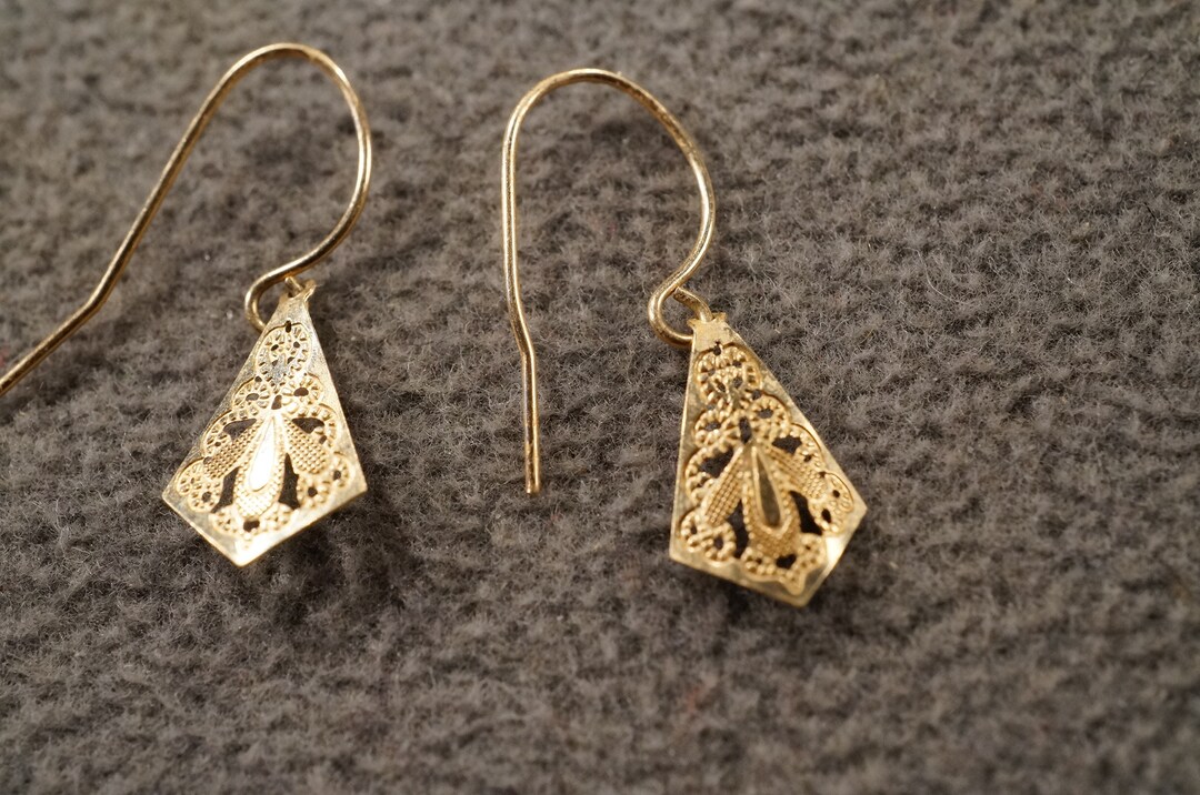 Vintage 14 K Yellow Gold Pierced Earrings Dangle Drop Design Etched ...