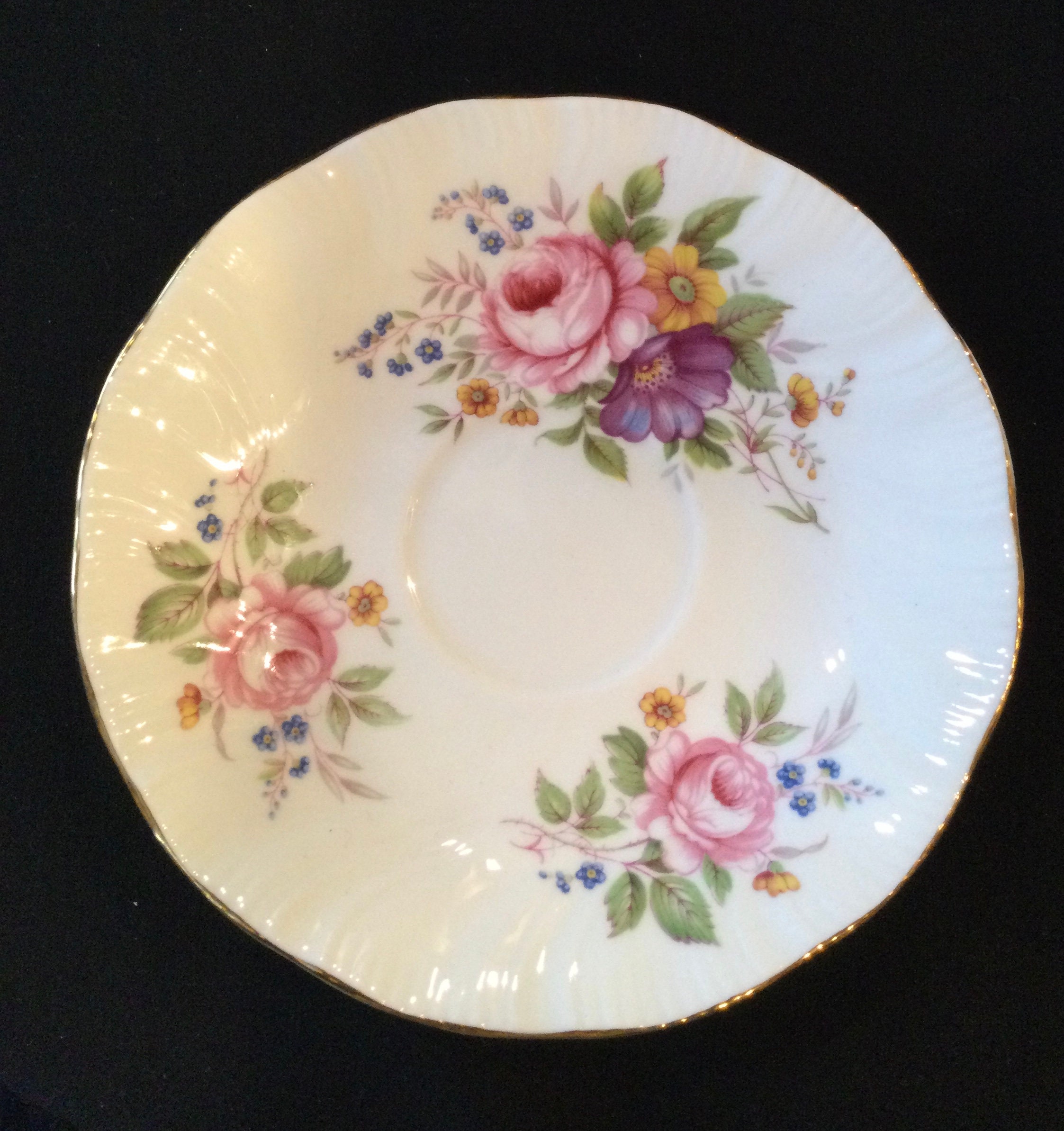 ELIZABETHAN Staffordshire Tea Cup & Saucer Set - Etsy