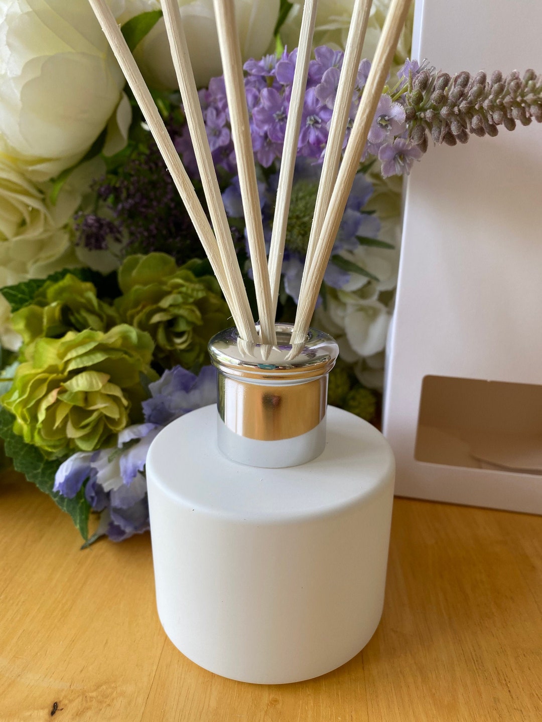 Highly Scented Beautiful White Matt Glass Bottle Room Reed Diffuser 100 ...