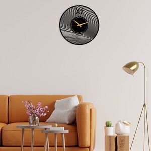 Metal Wall Clock Wavy Circle Pattern, Geometric Line Modern Wall Art ...