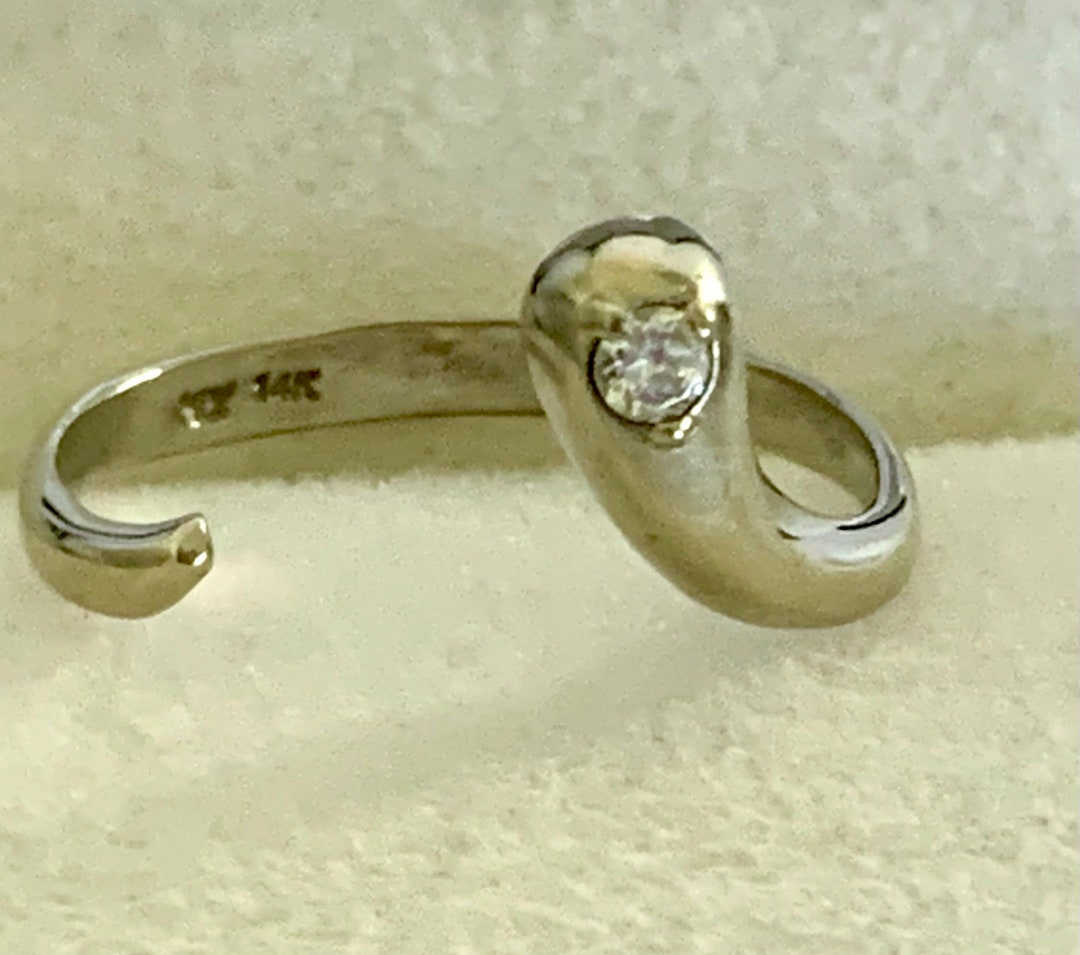 Adjustable 14k White Gold Toe Ring With CZ Accent - Etsy