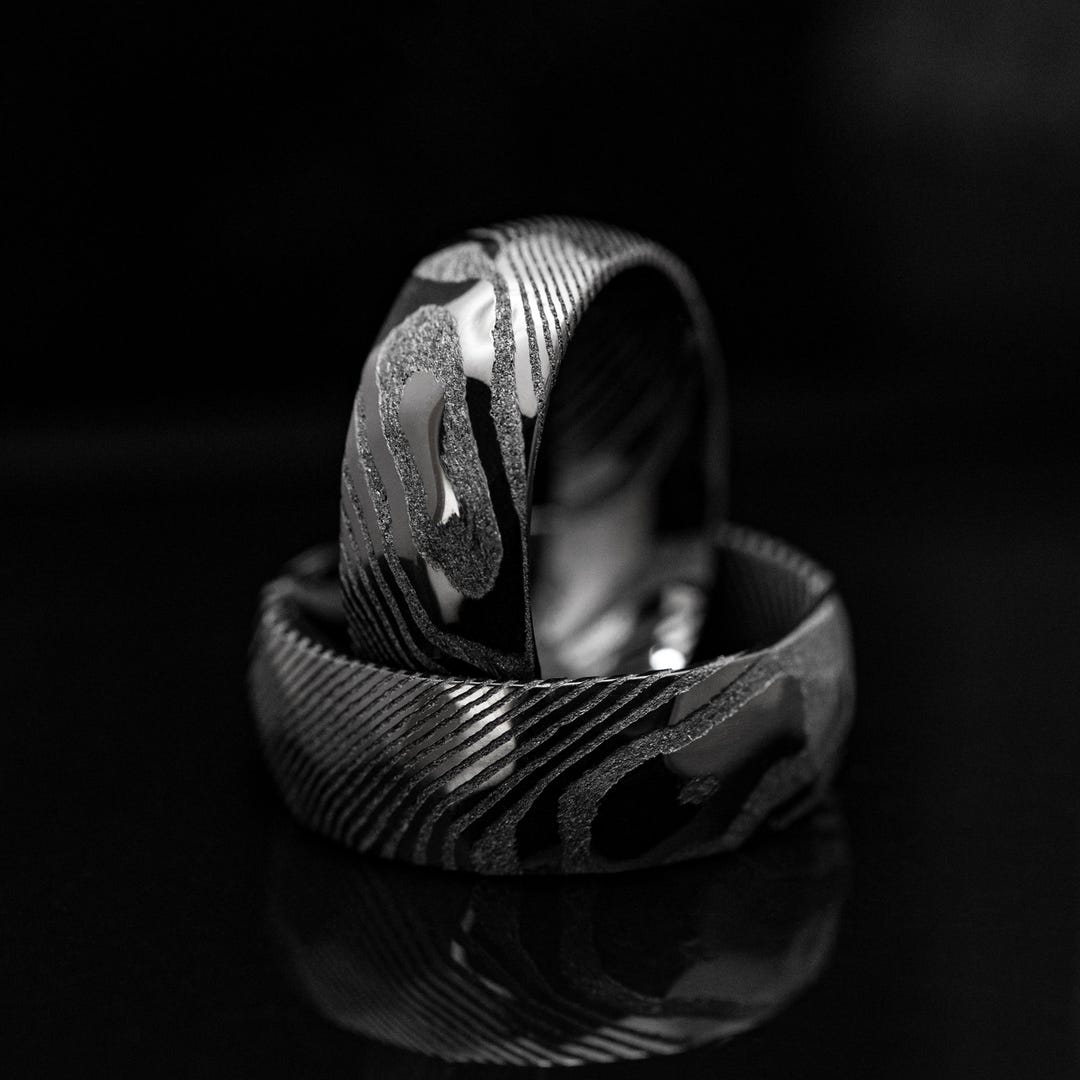 Black Damascus Steel Hammered Ring | Unique Mens Wedding Band Black ...