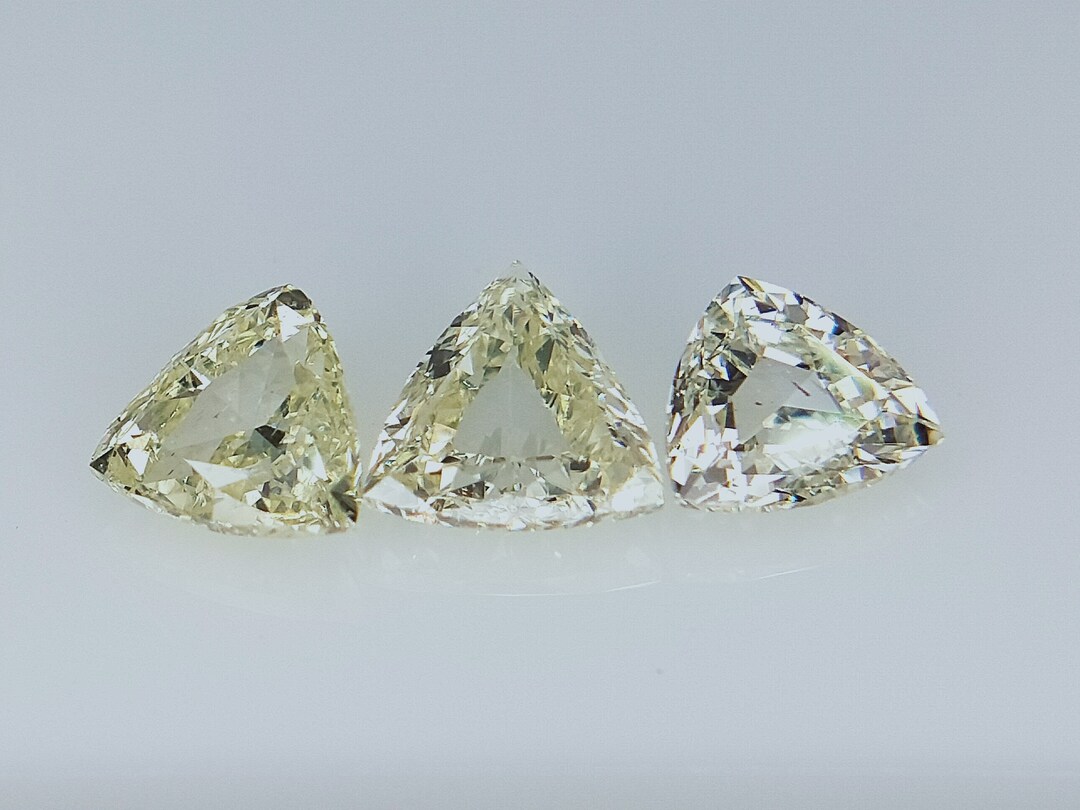 3pcs /0.67CTS , Natural Colored Diamond , Triangle Brilliant Cut - Etsy ...