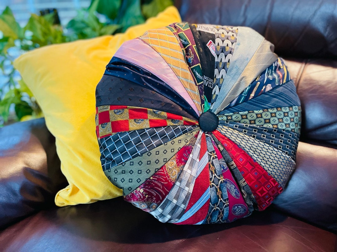 18” Round Tufted Tie Pillow - Etsy
