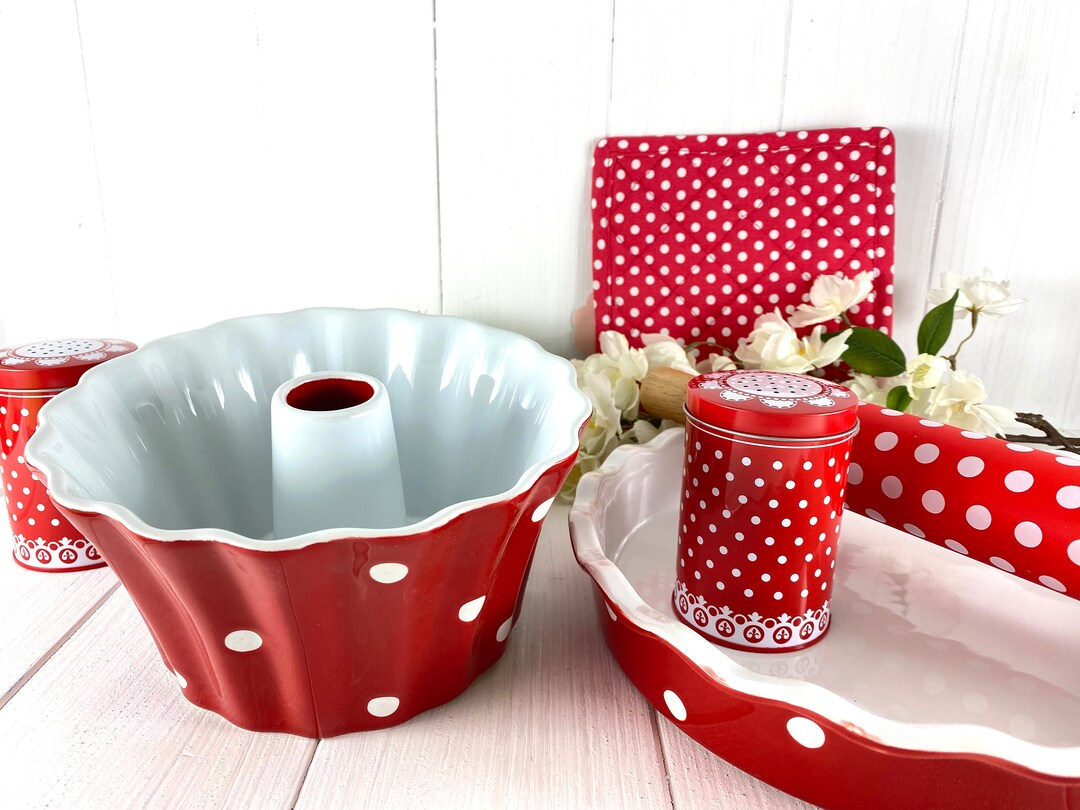 Bundt Cake Tin Ceramic Baking Tin in Red XL - Etsy Canada