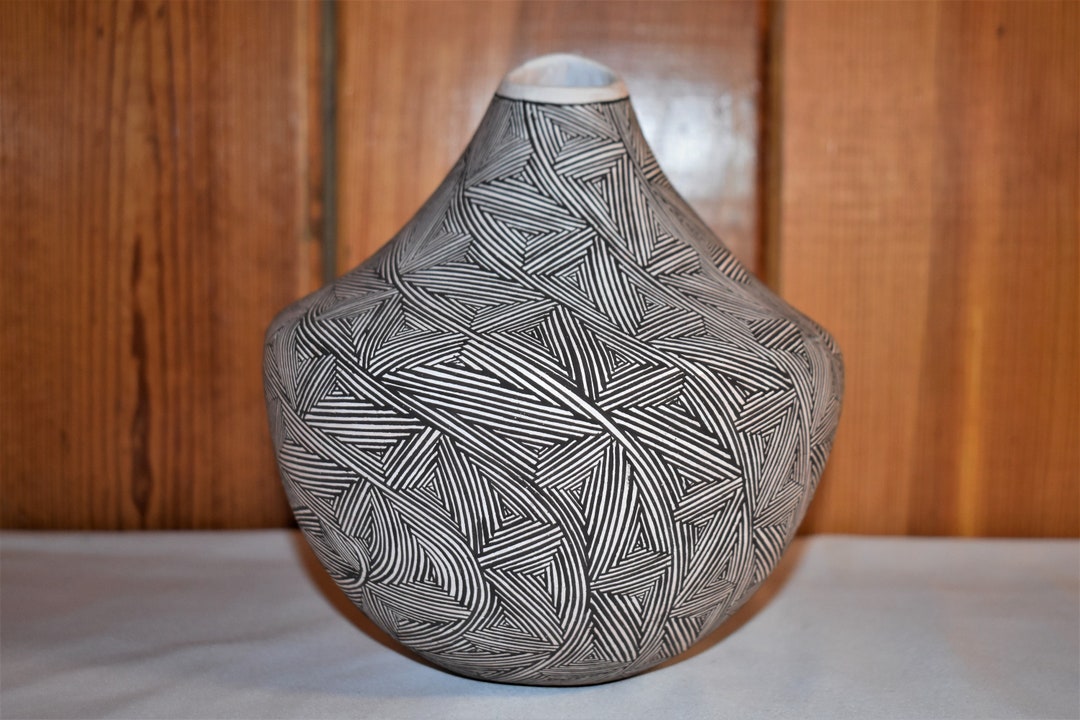 Hand Coiled Traditional Fine Line Acoma Olla/made by June Pino - Etsy