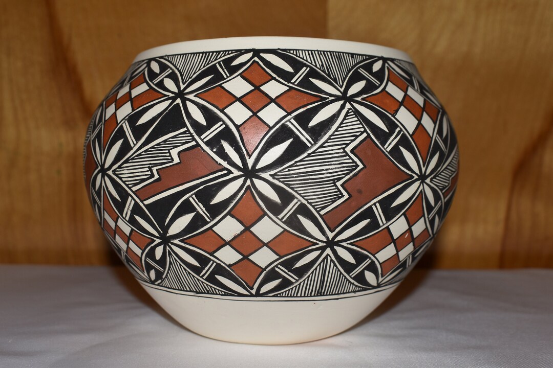 Traditionally Hand Painted Fine Line Acoma Olla/made by Roberta ...