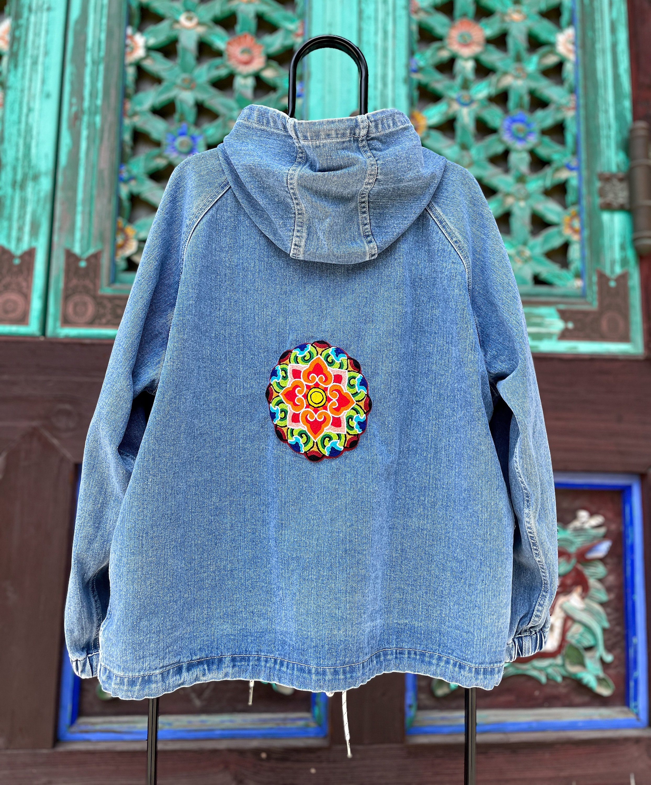 Hand Embroidered Patches on Jeans Jacket, Denim Jacket, Jeans Jacket ...