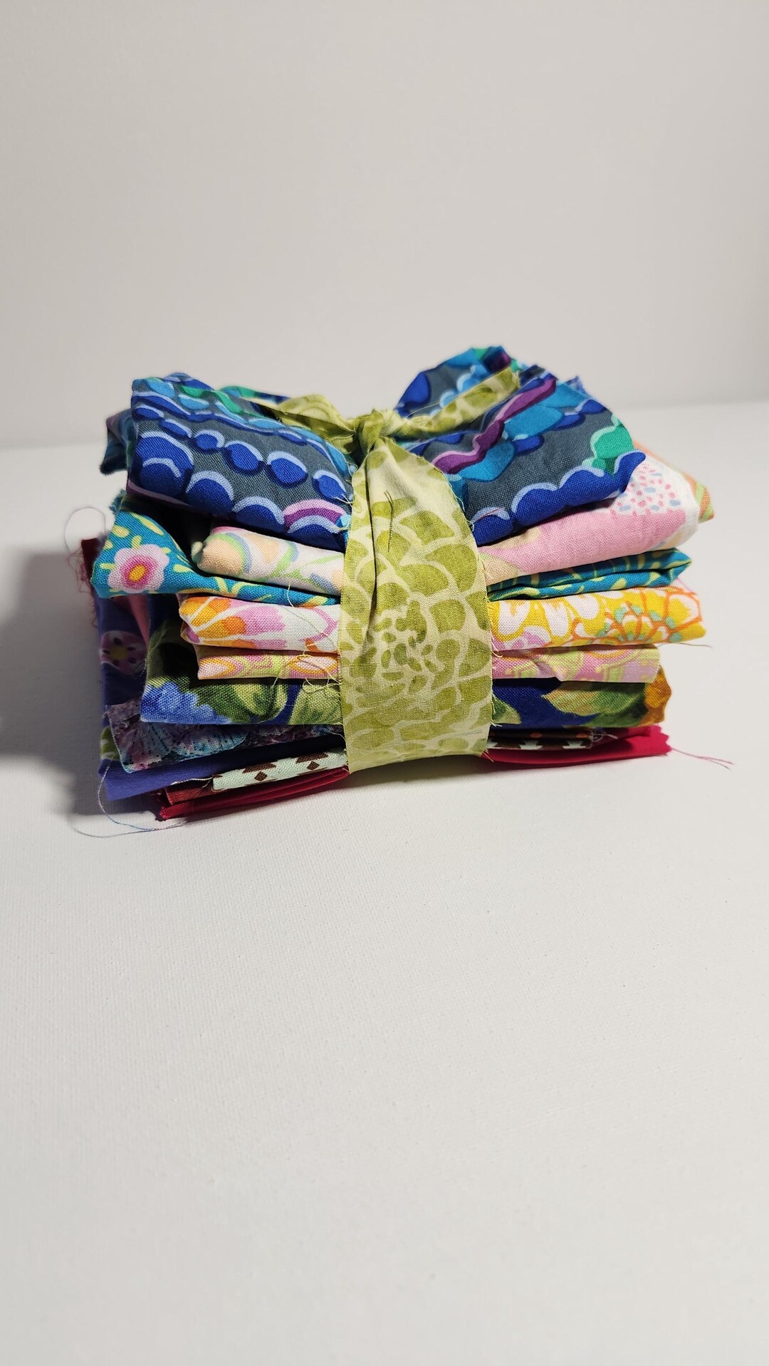 Fabric Scrap Bundle, Half Pound - Etsy