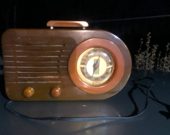 Beautiful 1946 Fada Catalin Radio Model 652. Restored and Working FREE ...