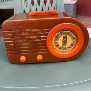 Fada Model 115 Catalin Bullet Radio - Etsy