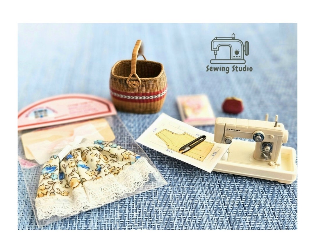 Dollhouse Miniature/ Diorama Sewing Machine, Sewing Basket, Dress ...