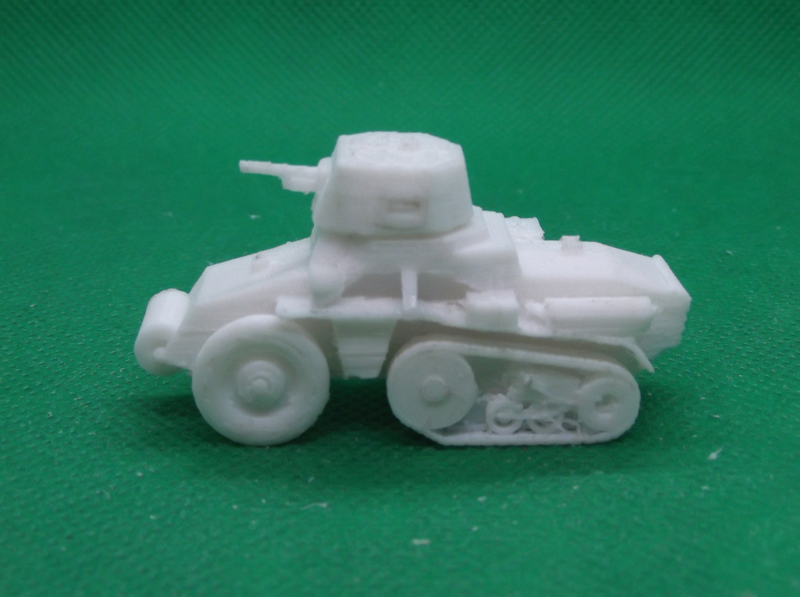 1/72 Scale French AMR Citroen-kégresse P28 Armored Car, World War Two ...
