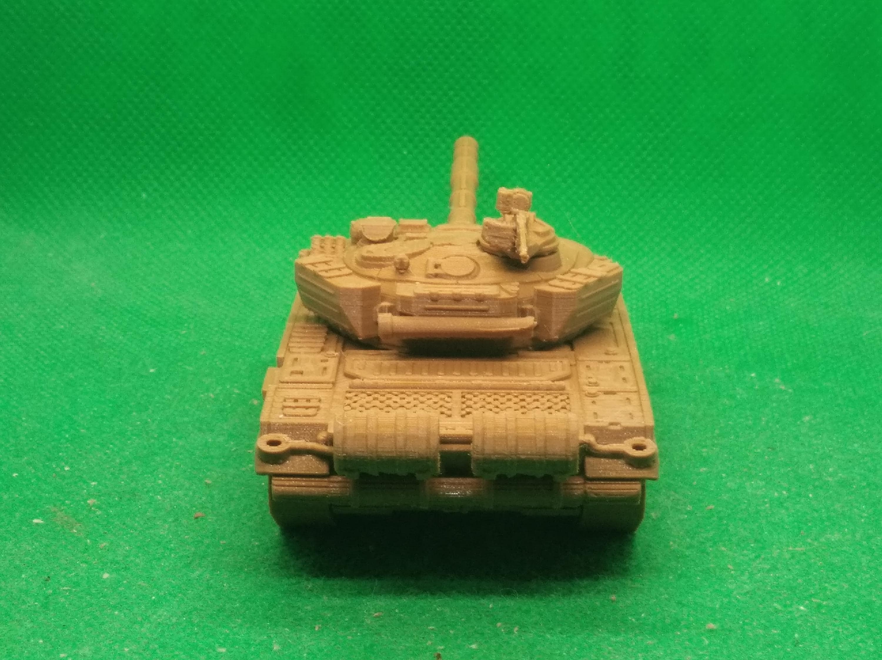 1/72 Scale Soviet T-72B Main Battle Tank (later Turret Storage), Cold ...