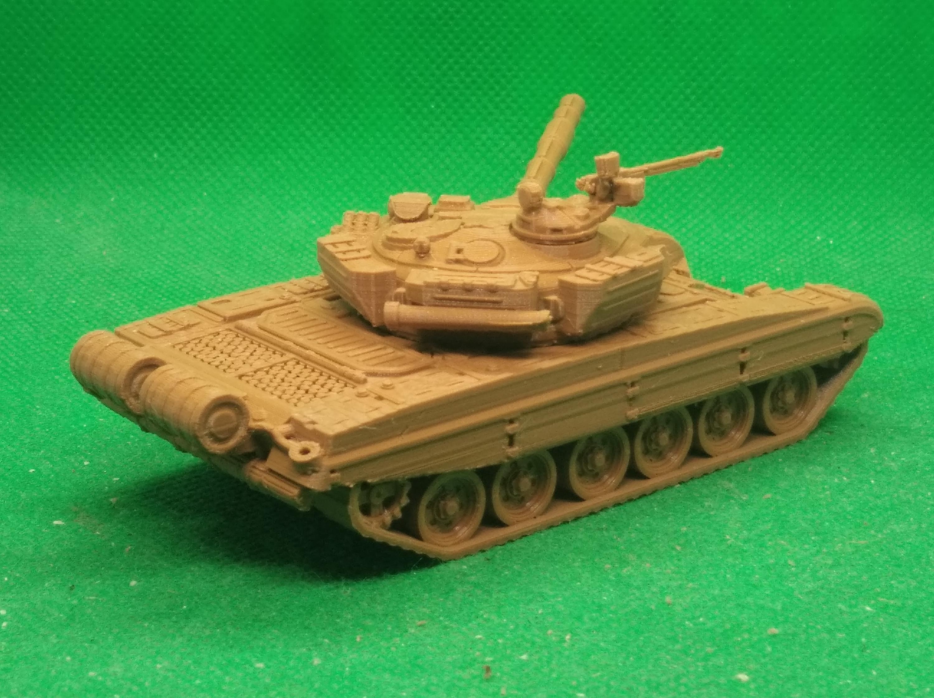 1/72 Scale Soviet T-72B Main Battle Tank (later Turret Storage), Cold ...