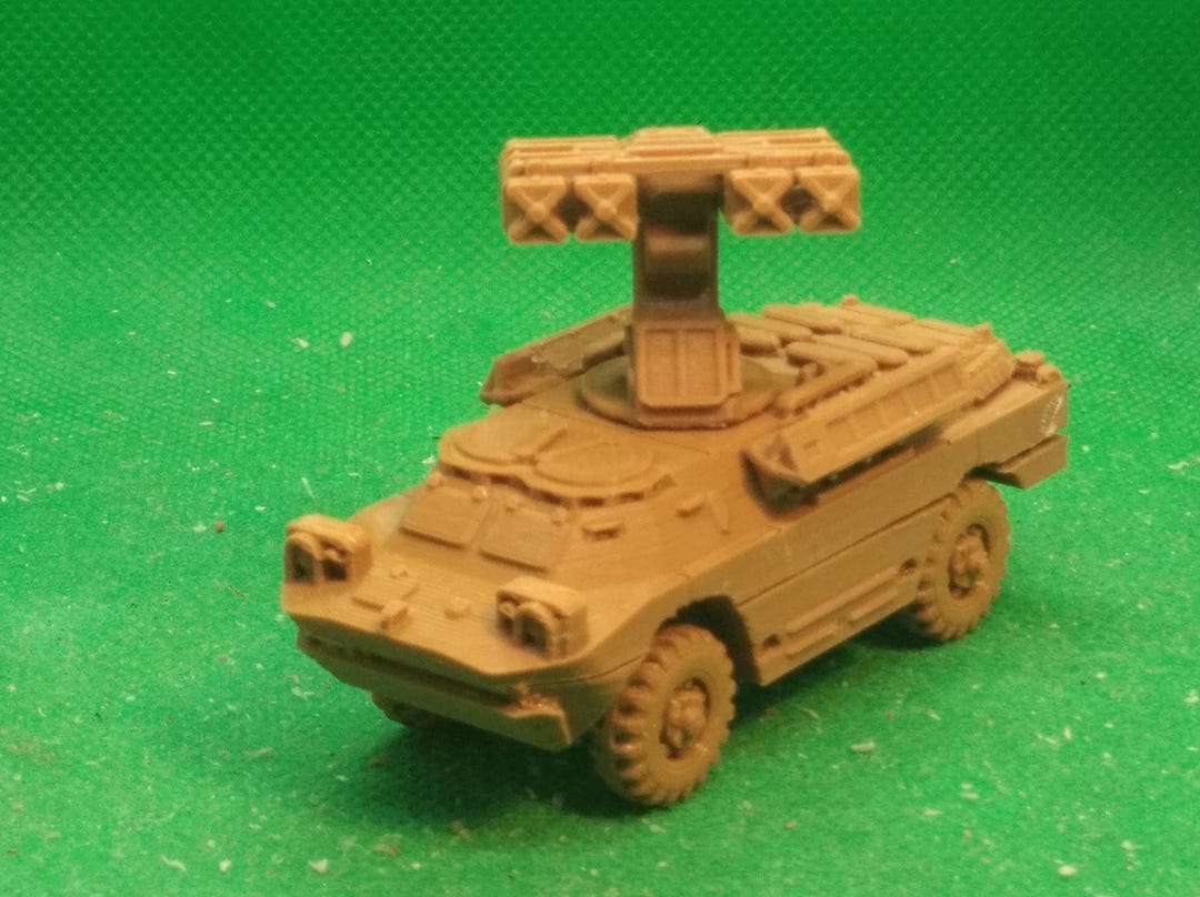 Lançador de mísseis terra-ar soviético 9P31 em escala 1/72 (9K31 Strela ...