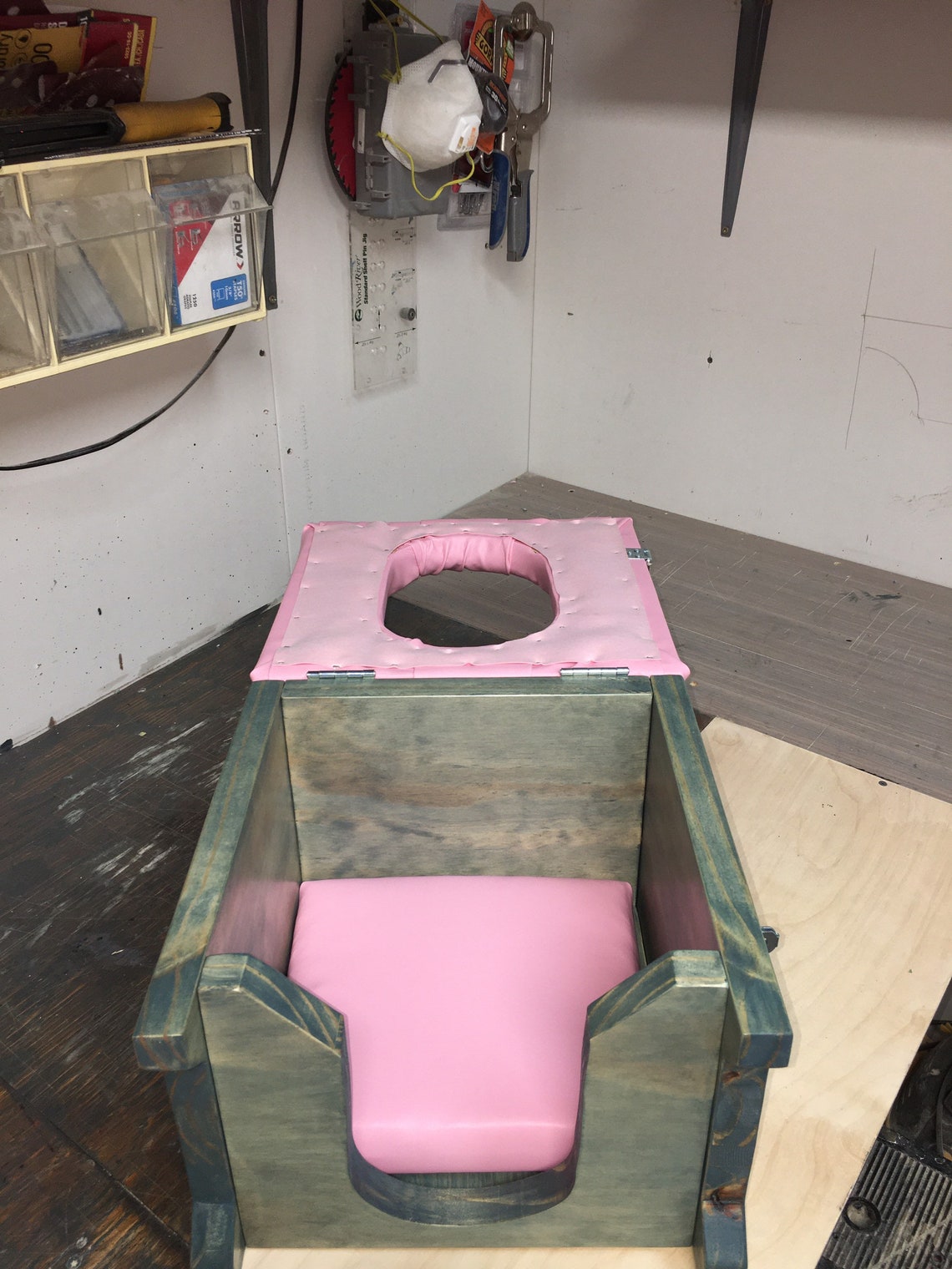 Queening Box With Headrest. - Etsy