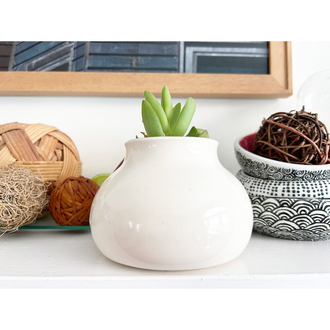 White Small Minimalist Planter / Home Decor Vase - Etsy