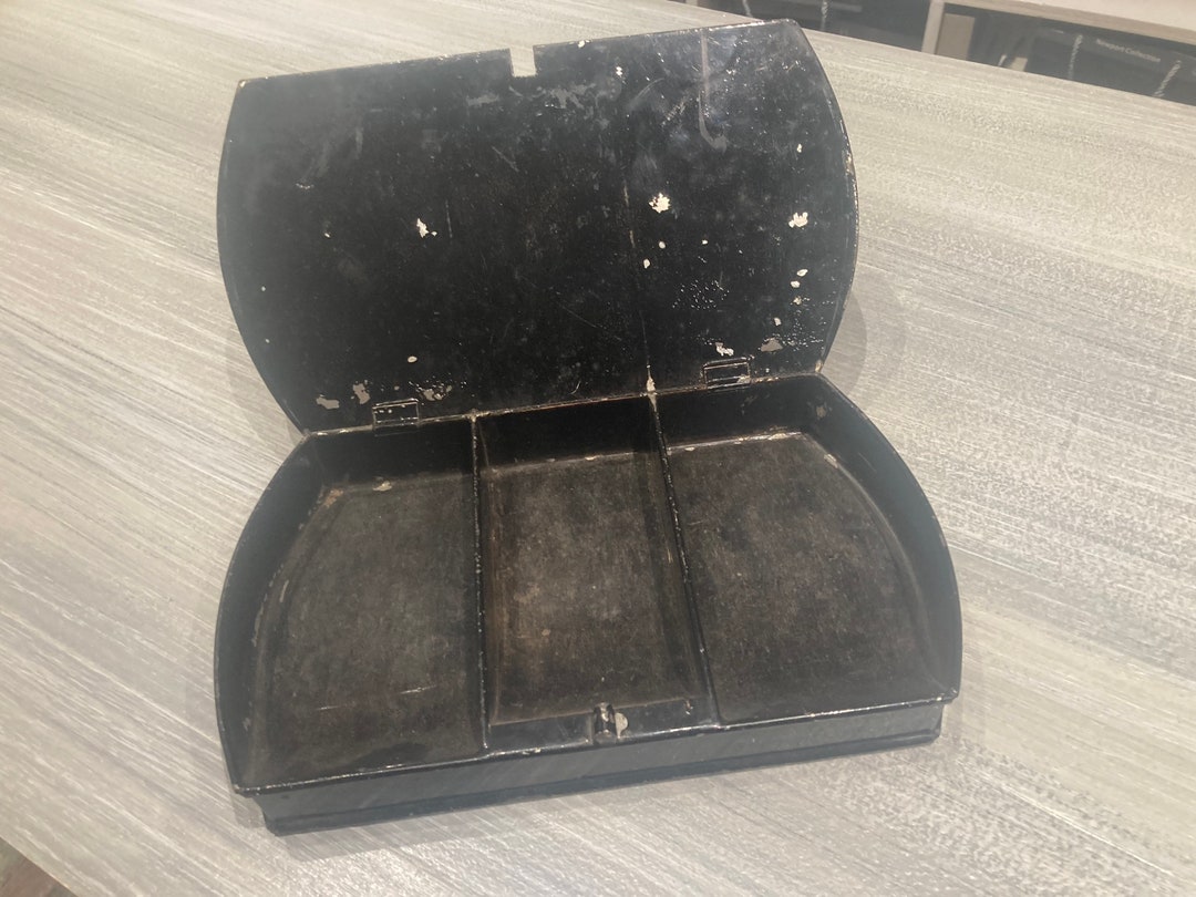 Vintage Metal Change Box - Etsy