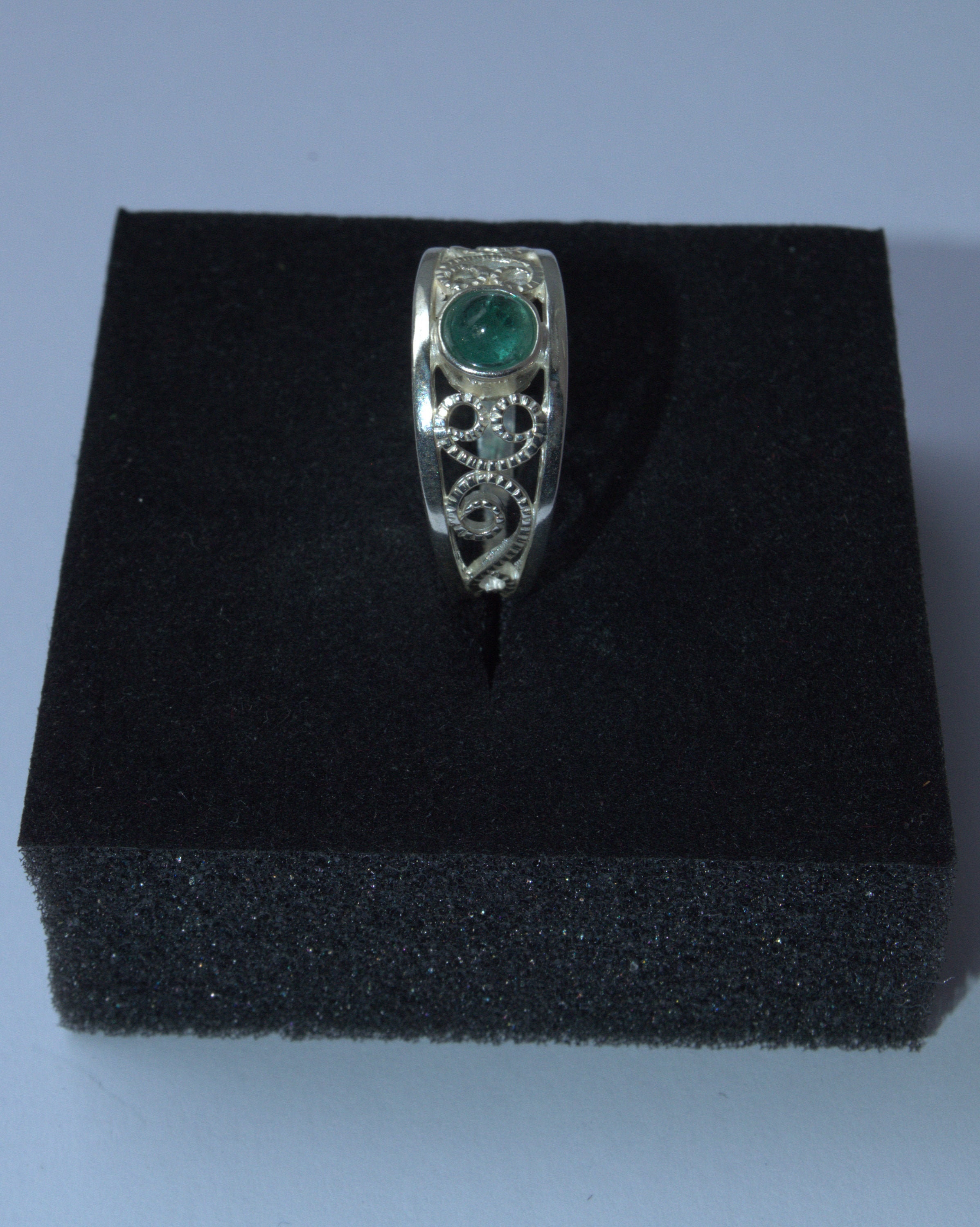 Emerald and Sterling Silver Ring - Etsy