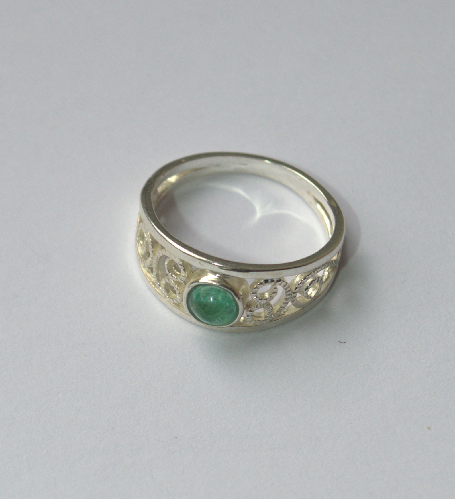 Emerald and Sterling Silver Ring - Etsy