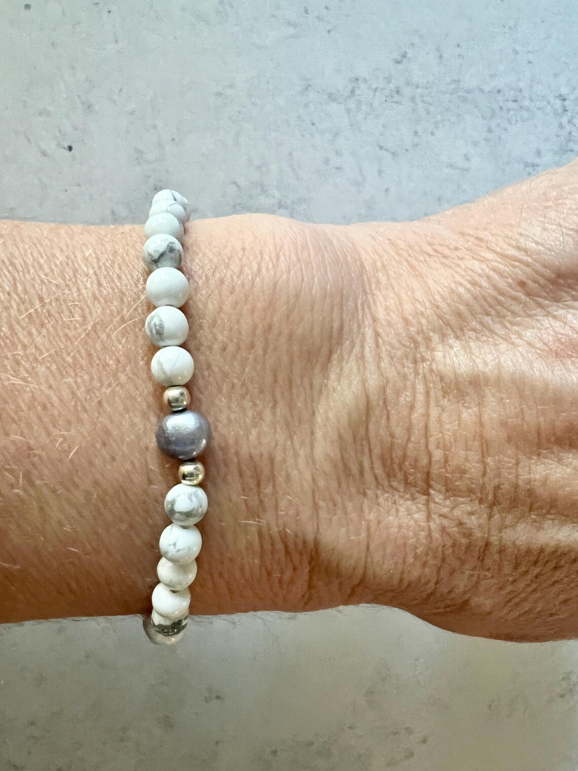 White Howlite 4.5 Mm With Black Pearl Beaded Bracelet - Etsy