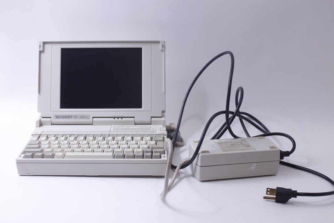 Tandon NB 386sx, Model TBA1, Laptop, Taiwan, 1990s, Vintage ...