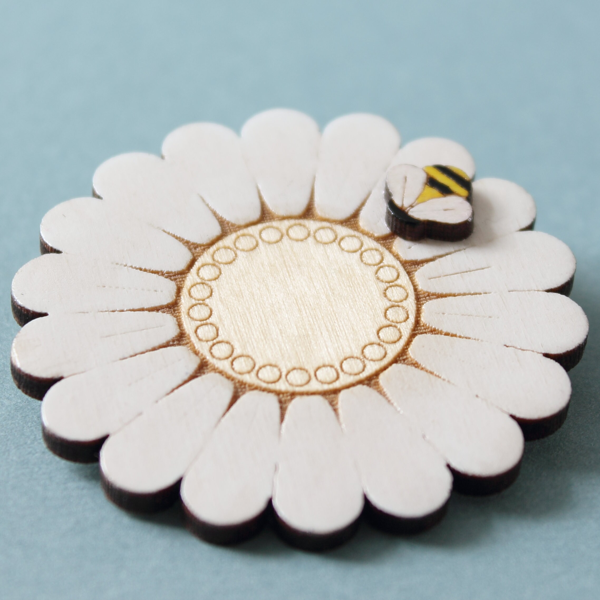 Wooden Daisy Brooch With Bumblebee - Hand Painted - Etsy