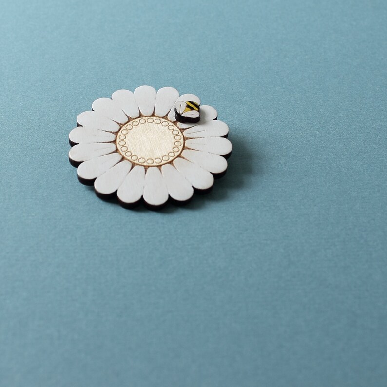 Wooden Daisy Brooch With Bumblebee - Hand Painted - Etsy