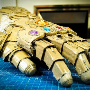 Infinity Gauntlet Out of Cardboard TEMPLATES - Etsy
