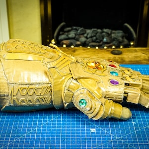 Infinity Gauntlet Out of Cardboard TEMPLATES - Etsy