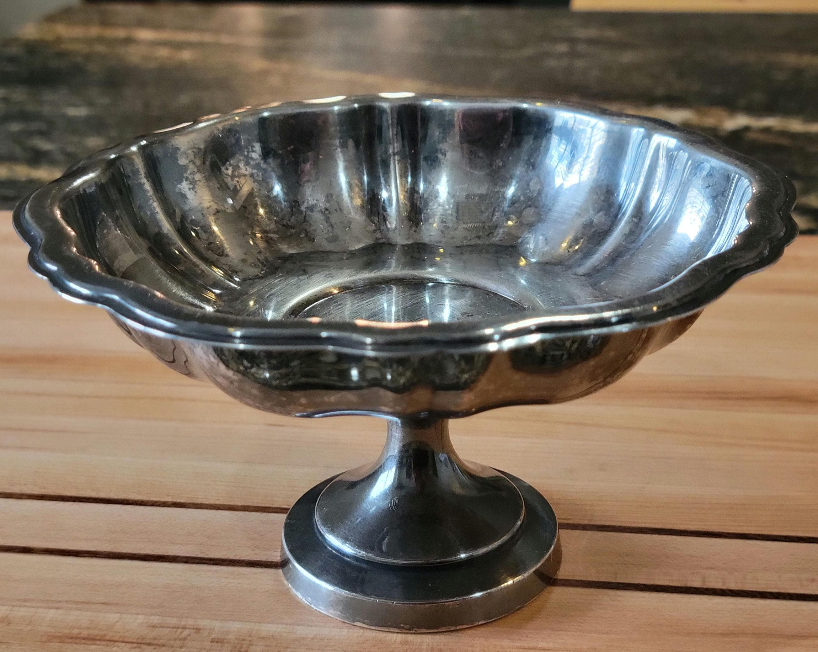 VINTAGE Scalloped WM A Rogers Silverplate Candy Dish Pedestal Serving ...