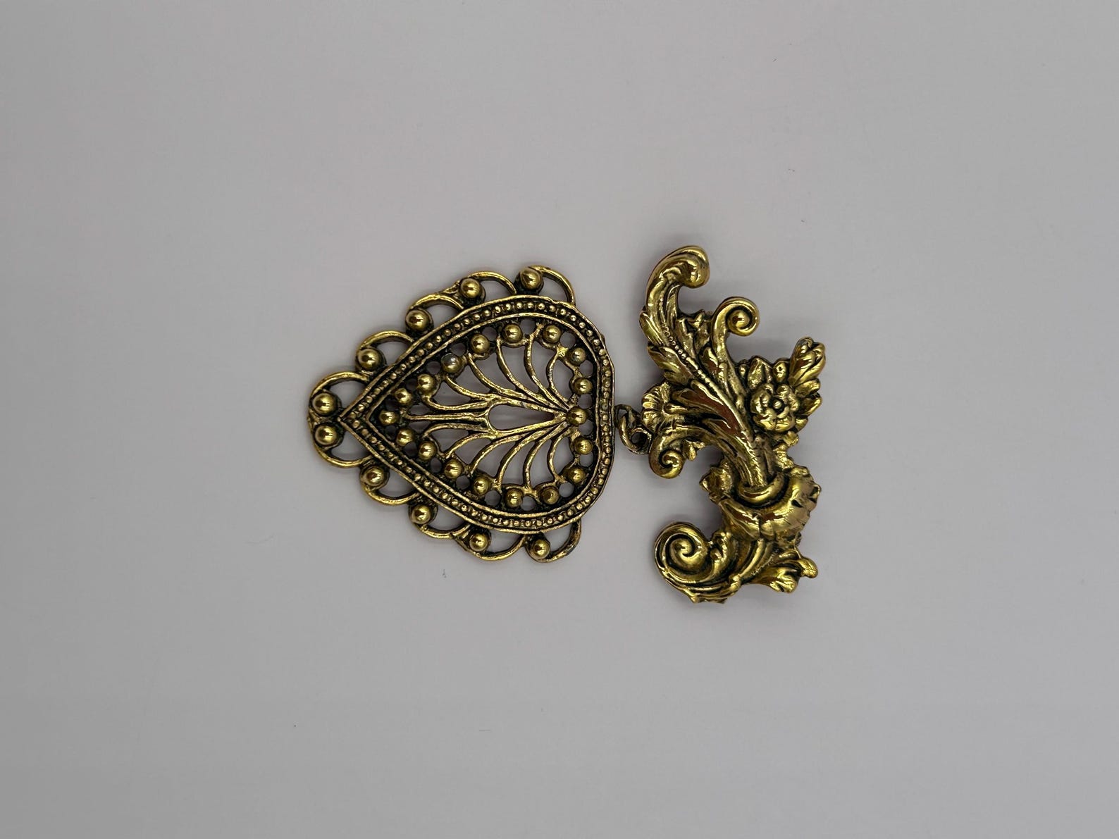 Vintage Ornate Gold Tone Filigree Heart Brooch Pin - Baroque Rococo ...