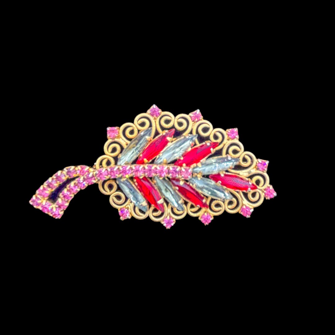 Vintage Gold Tone Textured Wire Filigree Border & Rhinestones Leaf 3 ...