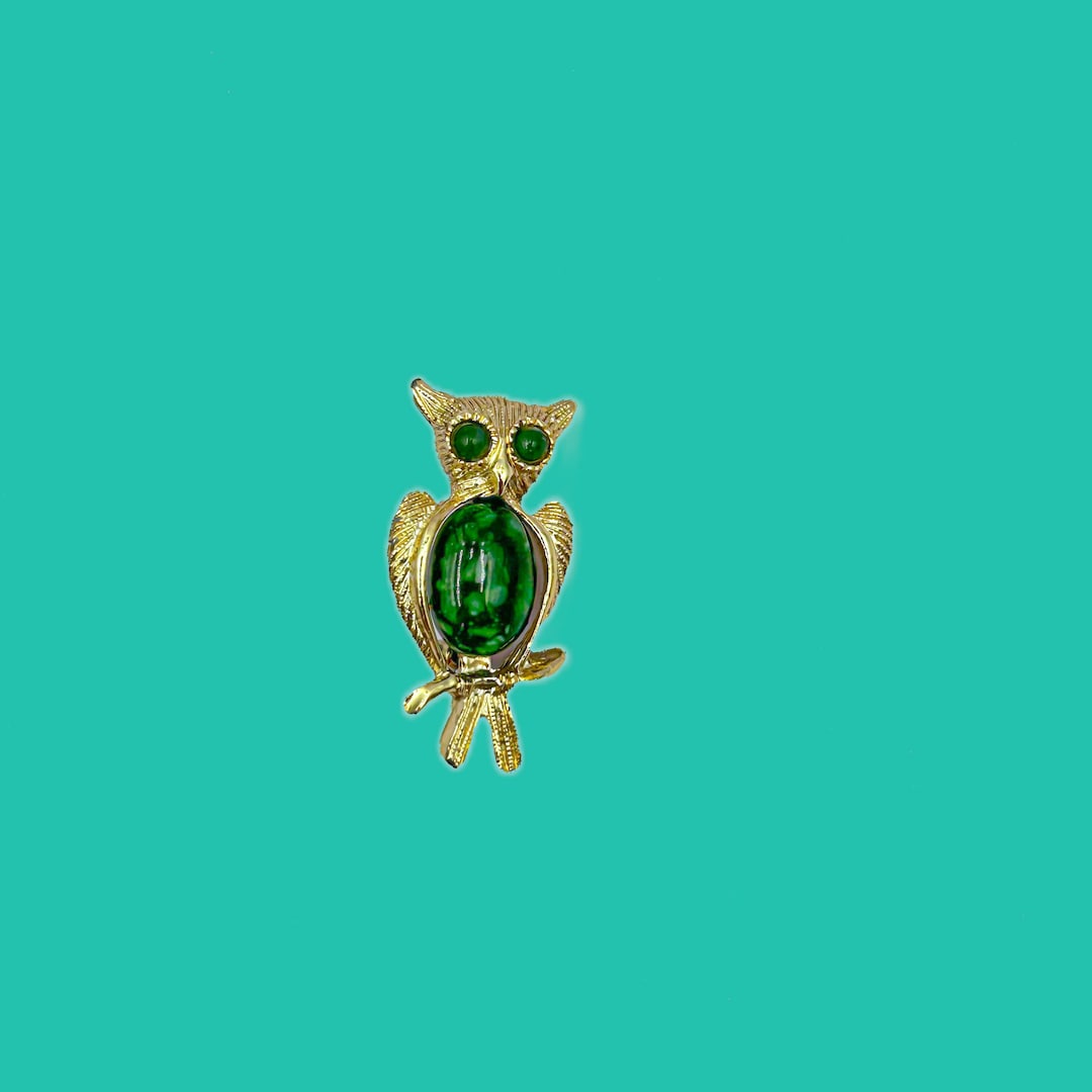 Title: Vintage Green Owl Brooch Pin - Emerald Green Cabochon Silver ...
