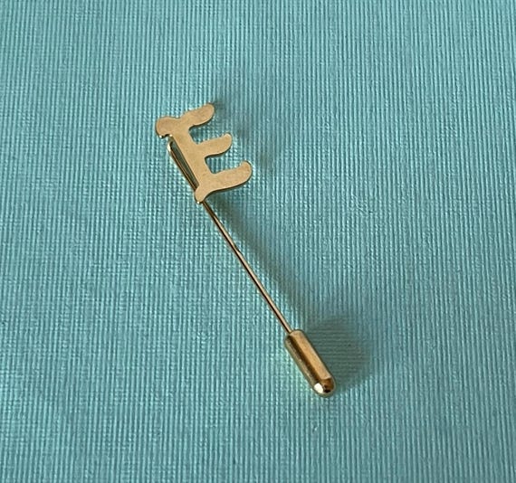 Vintage letter E stick pin, letter e brooch, gold let… - Gem