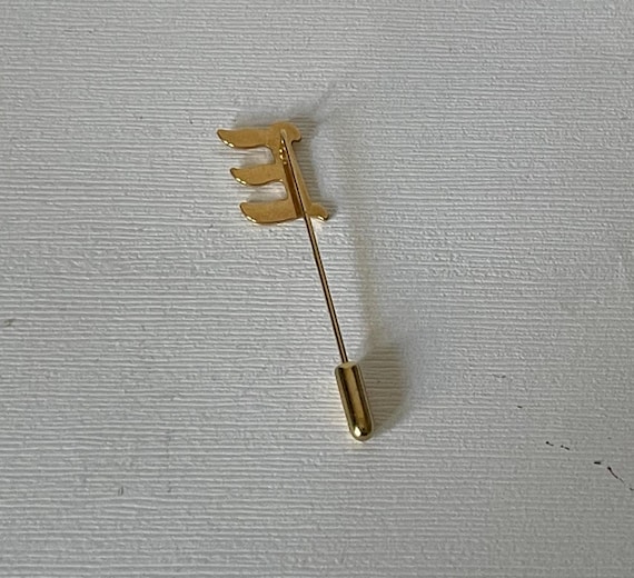 Vintage letter E stick pin, letter e brooch, gold let… - Gem