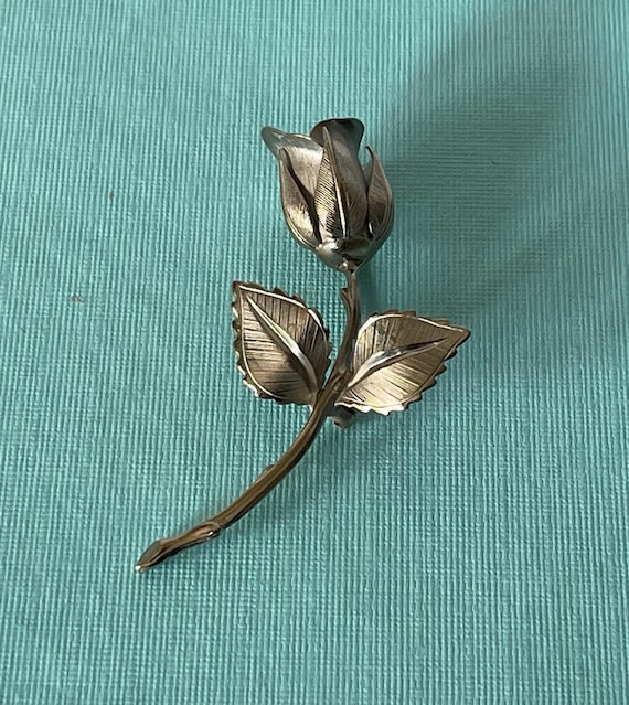 Vintage rose brooch, single rose brooch, Signed Giova… - Gem