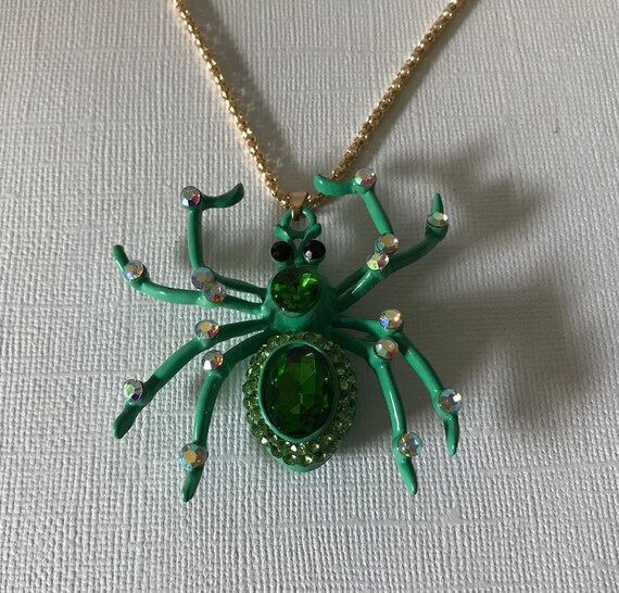 Green rhinestone spider necklace, spider pendant, lar… - Gem