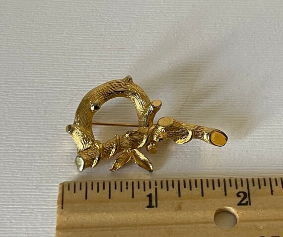 Vintage letter P brooch, signed Sarah Coventry letter… - Gem