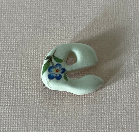 Vintage letter E brooch, letter E with flowers pin, l… - Gem