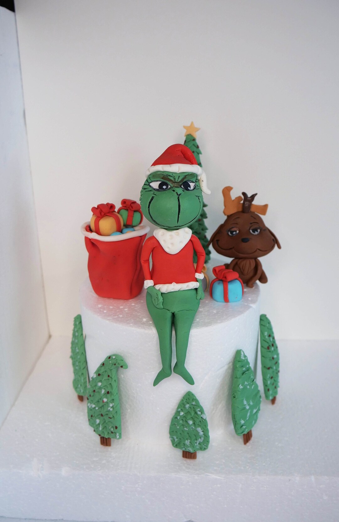 Grinch Cake Topper, Fondant Grinch Figure, Fondant Christmas Tree ...