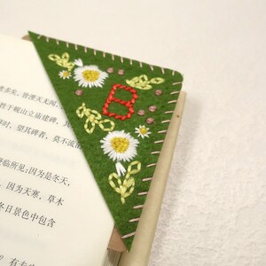 Personalized Hand Embroidered Corner Bookmarks, Custom 26 Letters ...