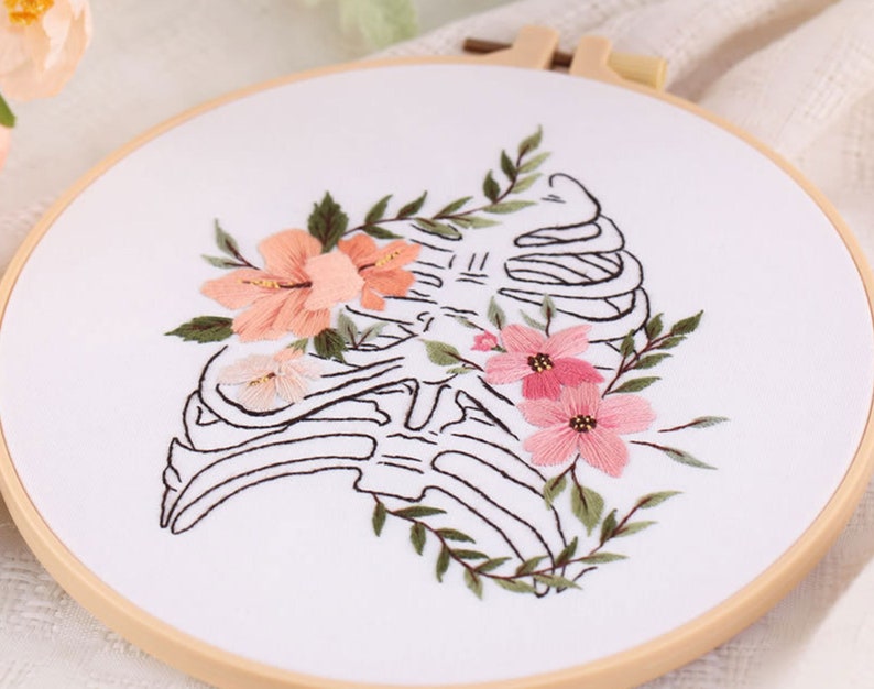 Human Organs and Flowers Embroidery Kit for Beginners, Lung/brain ...
