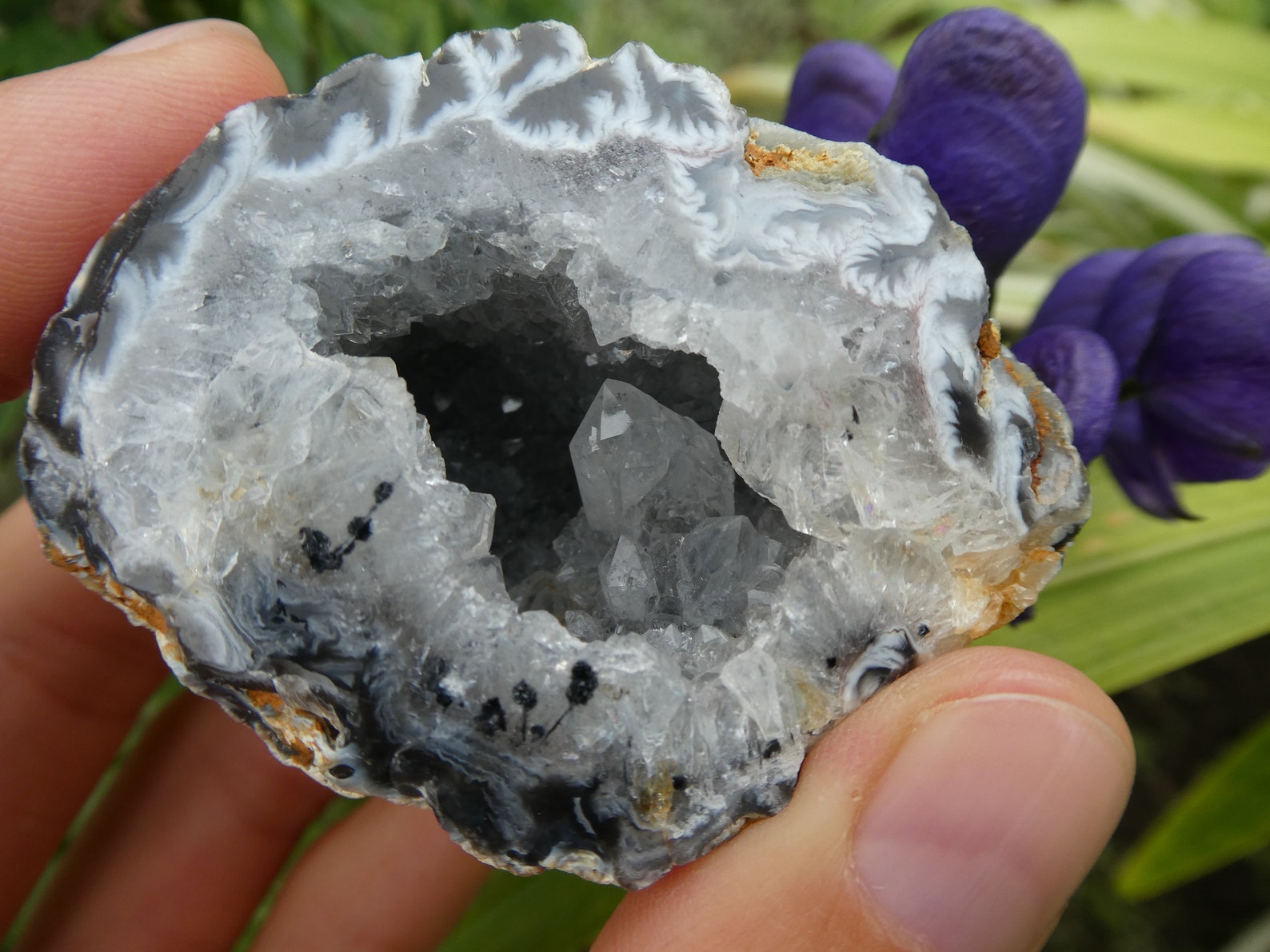 Lovely Mini Treasure AGATE GEODE With Rock Crystals Inside/ | Etsy