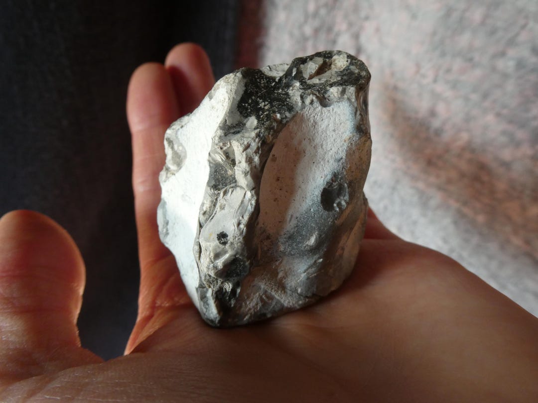 Creamy Black White FLINT With Gorgeous Grey Line// Selfstanding ...