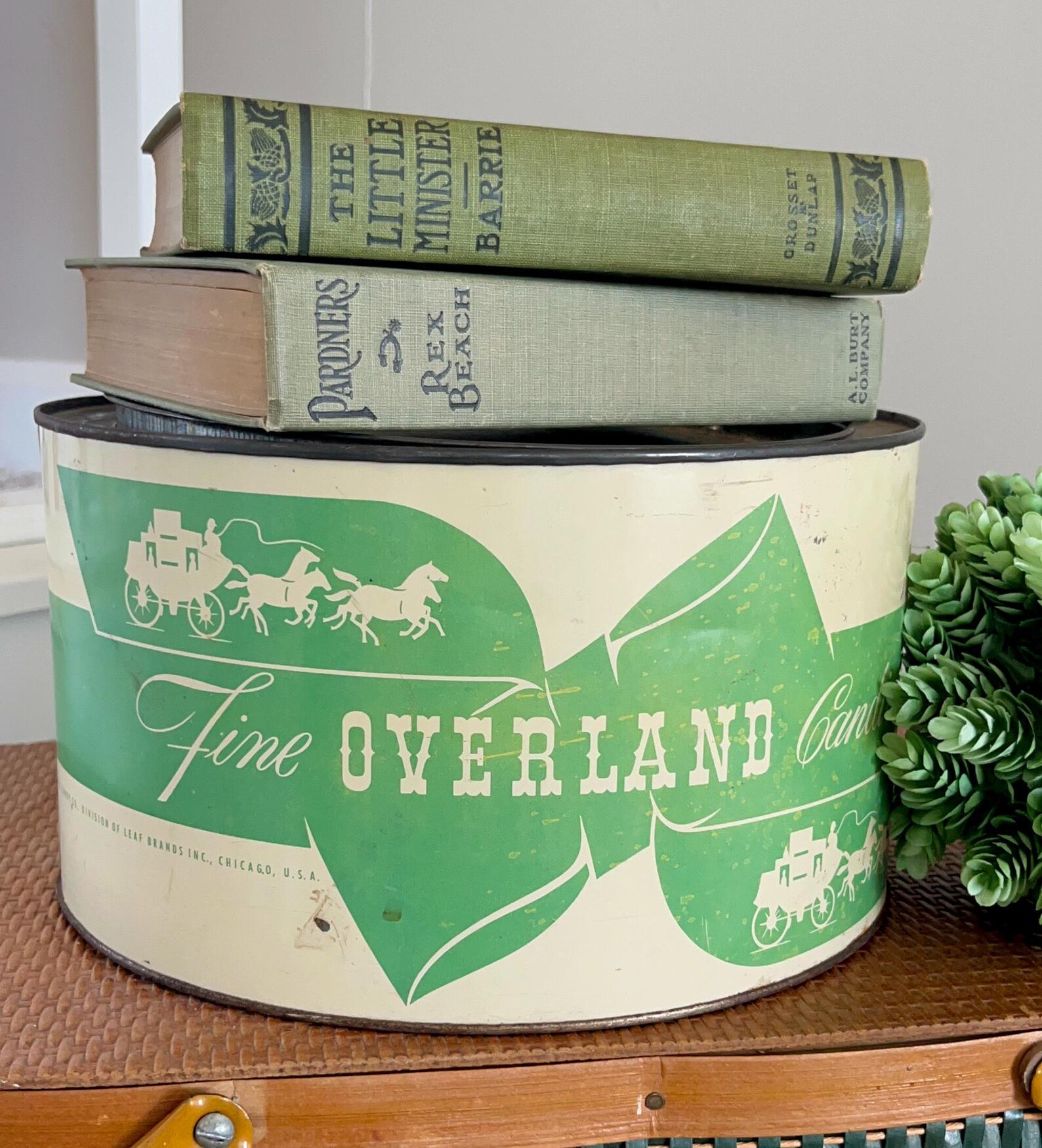 Vintage RARE Candy Tin Fine Overland Candies Chicago Company Leaf Brand ...